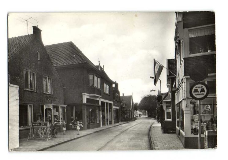 Hoofdstraat Bovenkarspel (jaartal: 1960 tot 1970) - Foto's SERC