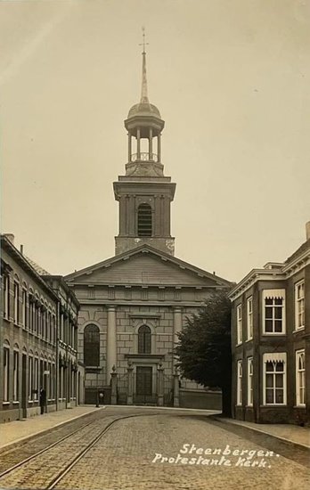 Grote Kerkstraat Steenbergen (jaartal: 1920 tot 1930) - Foto's SERC