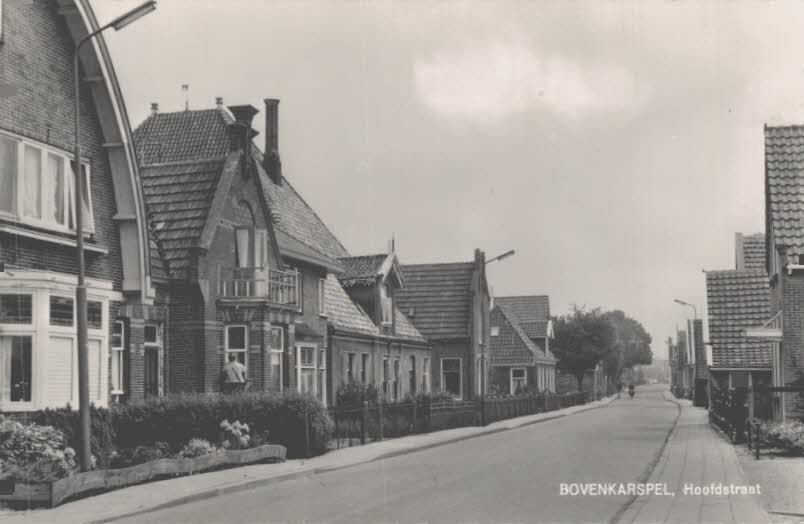 Hoofdstraat Bovenkarspel (jaartal: 1960 tot 1970) - Foto's SERC
